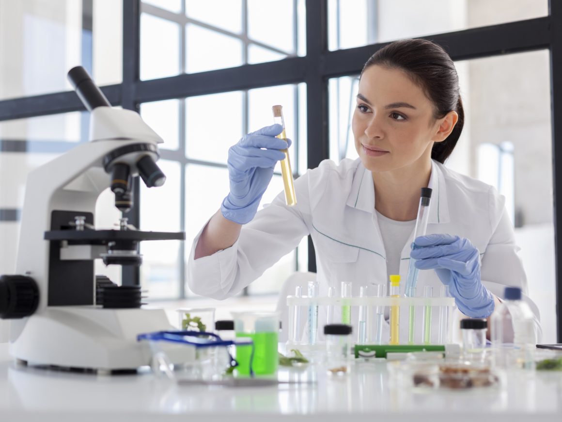 Hair Chalk: 9 Things You Need to Know [Explained for beginners]