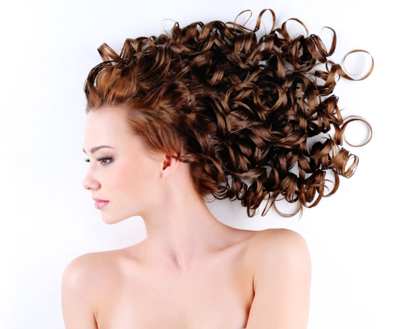 9 Surefire Ways to Tell if Someone has a Perm (vs Real Curls) - Simply ...