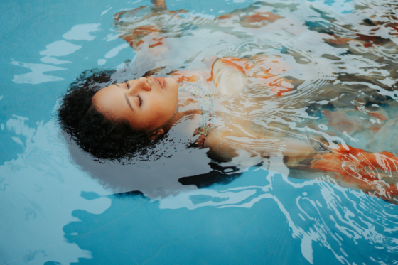 5 Reasons Why Your Hair is Sticky After Swimming + How to Fix It