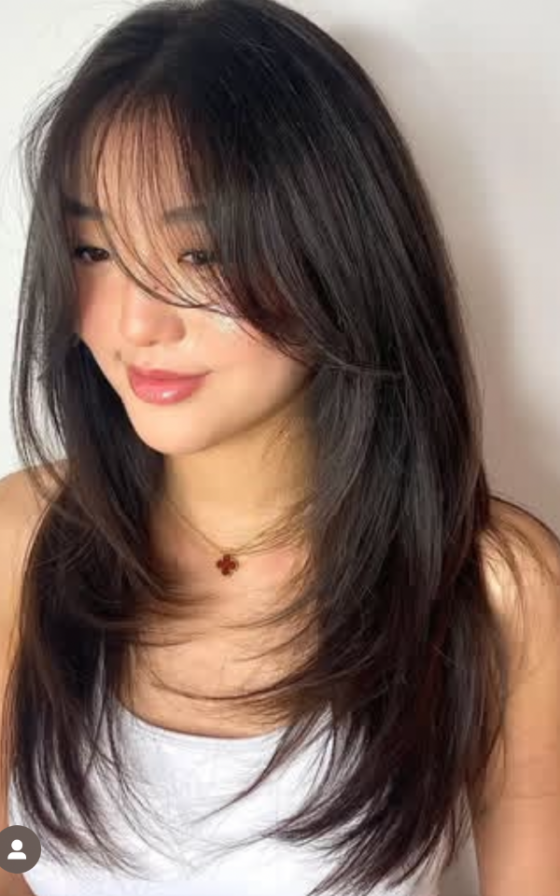 23 Perfect Haircuts for Round Faces - Simply Happy Hair