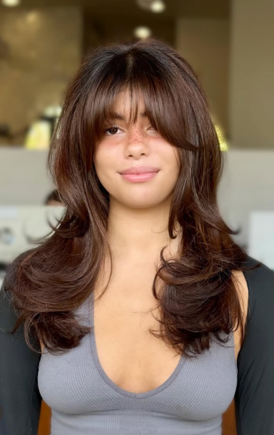 23 Perfect Haircuts for Round Faces - Simply Happy Hair