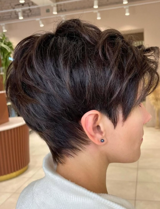 23 Perfect Haircuts for Round Faces - Simply Happy Hair