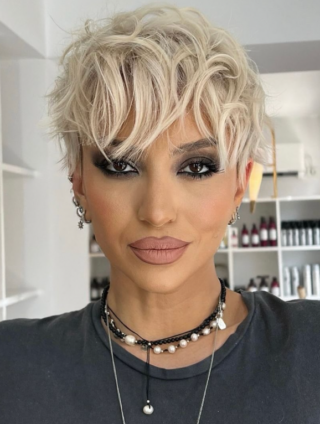 35 Beautiful Wavy Pixie Haircut Ideas - Simply Happy Hair